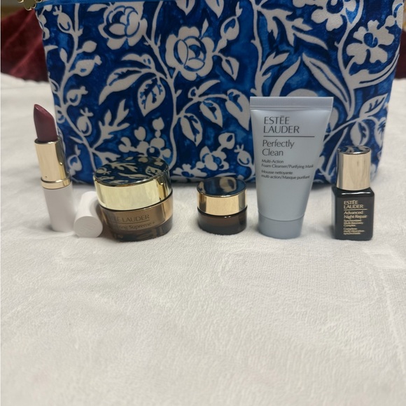 Estee Lauder | Skincare | Este Lauder Skincare And Makeup Set With Blue ...